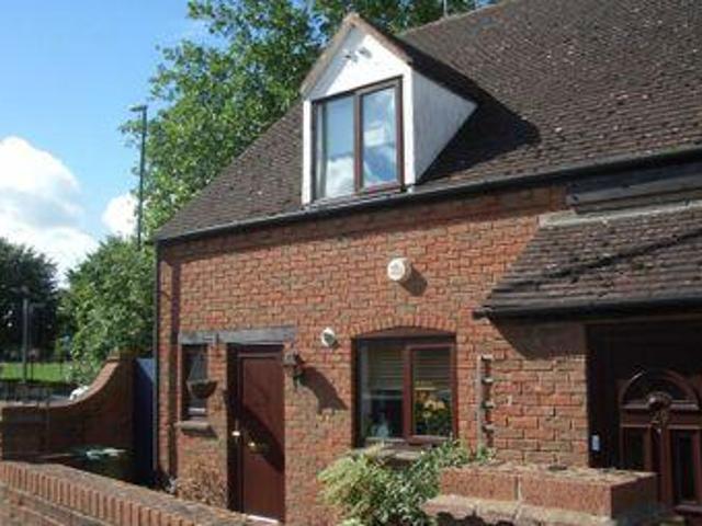 3 Bedrooms End terrace house for rent in Grange Drive, Bishops Cleeve, Cheltenham GL52