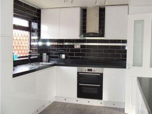 3 Bedrooms End terrace house for rent in Lytton Drive, Sheffield S5
