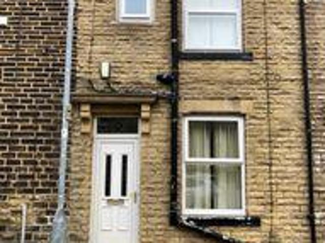 3 Bedrooms End terrace house for rent in Quarry Place, Bradford BD2