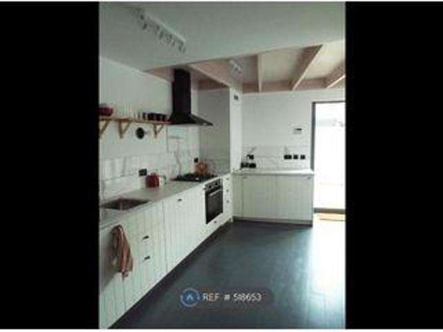 3 Bedrooms End terrace house for rent in Salmen Road, London E13