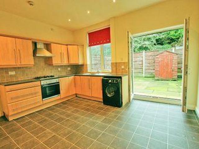 3 Bedrooms End terrace house for rent in Vale Street, Heywood OL10