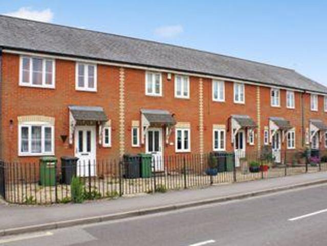 3 Bedrooms End terrace house for rent in Victoria Road, Alton GU34