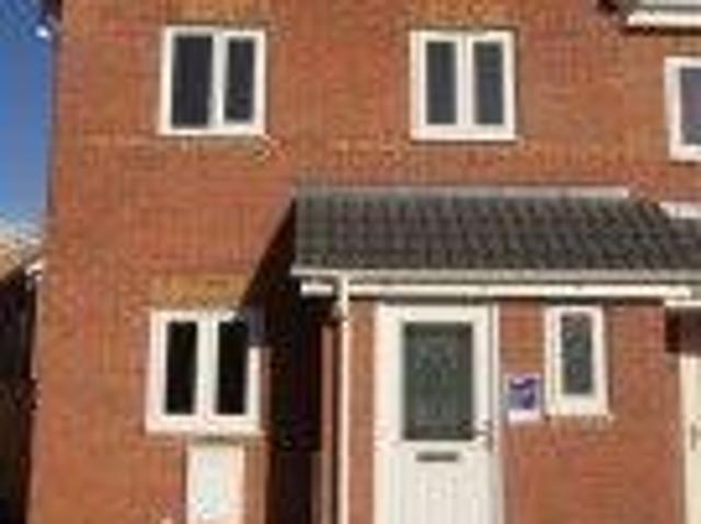 3 Bedrooms End terrace house for rent in Walstow Crescent, Armthorpe, Doncaster DN3