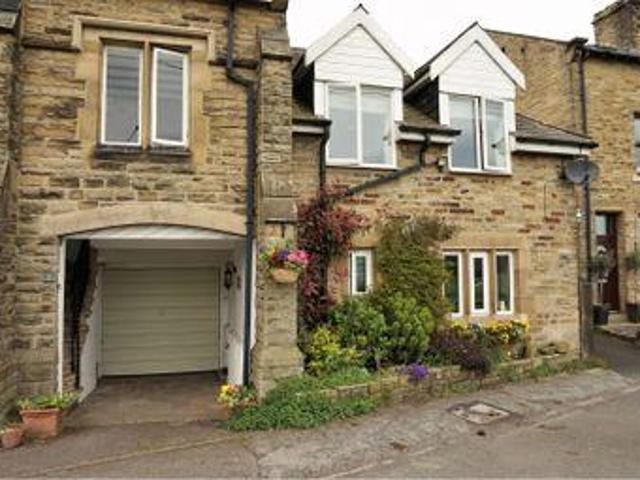 3 Bedrooms End terrace house for rent in Warren Lane, Otley, Leeds LS21