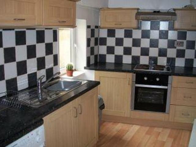 3 Bedrooms End terrace house for rent in Woodsley Road, Hyde Park, Leeds LS3