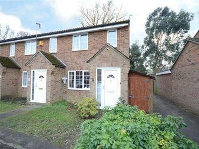 3 Bedrooms End terrace house for sale in Mulberry Close, Heath Park, Sandhurst GU47