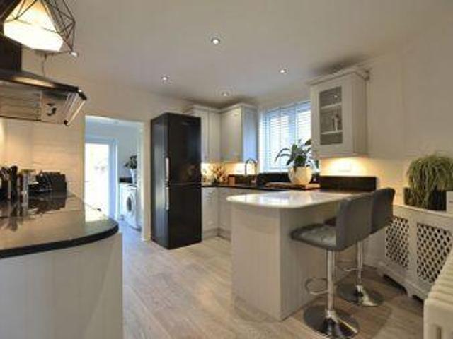 3 Bedrooms End terrace house for sale in Magpie Hall Lane, Bromley BR2