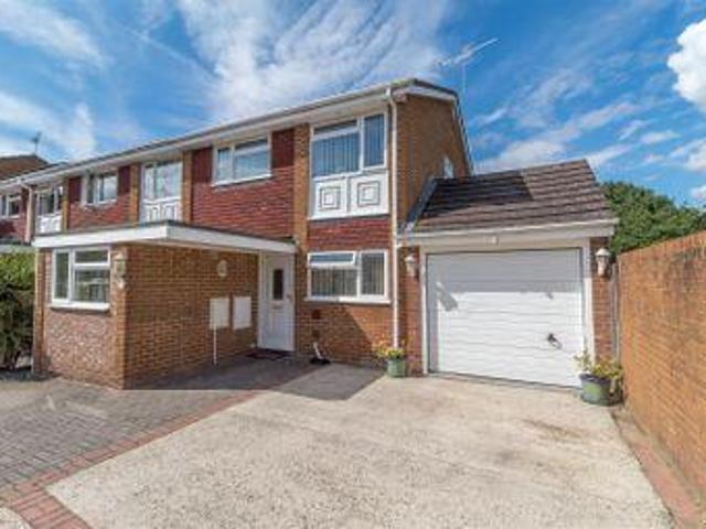 3 Bedrooms End terrace house for sale in Mendip Close, Charvil, Reading RG10