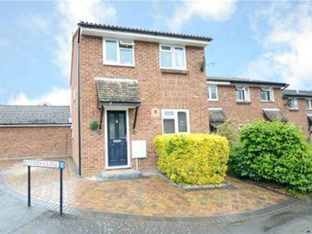 3 Bedrooms End terrace house for sale in Avocet Crescent, College Town, Sandhurst GU47