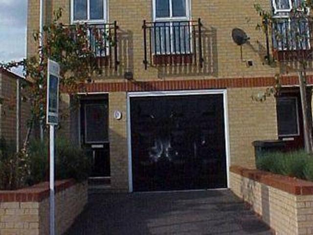 3 Bedrooms End terrace house for sale in Angelica Drive, Beckton E6