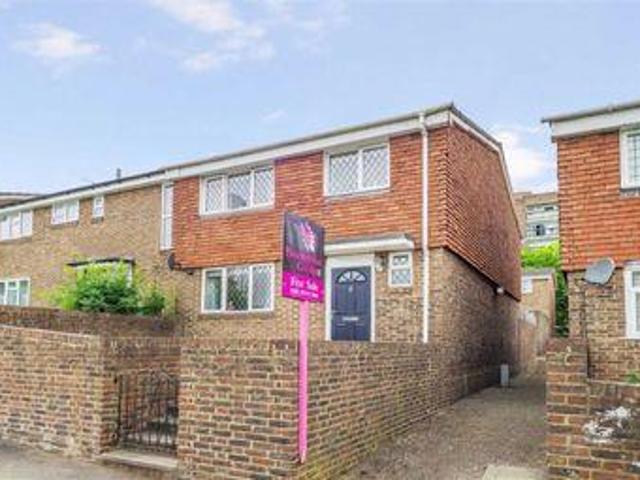 3 Bedrooms End terrace house for sale in Burrage Road, Woolwich, London SE18