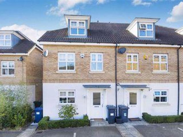 3 Bedrooms End terrace house for sale in Bampton Drive, London NW7