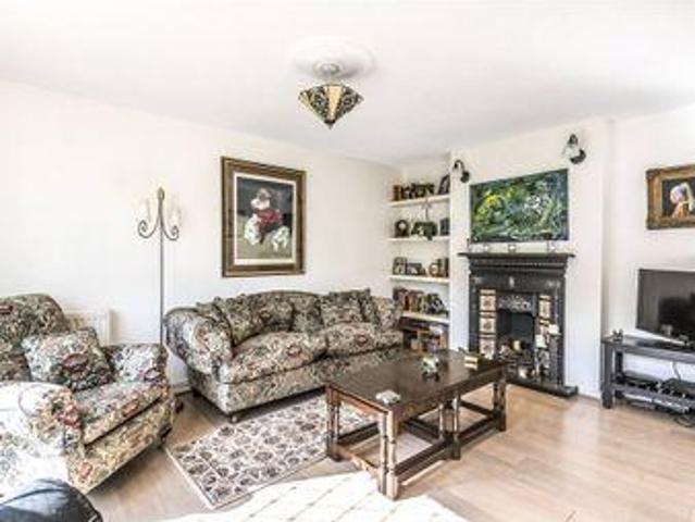 3 Bedrooms End terrace house for sale in Brickett Close, Ruislip, Middlesex HA4