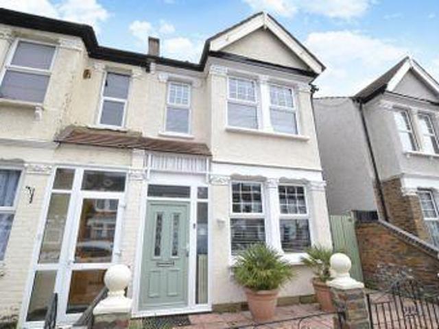 3 Bedrooms End terrace house for sale in Capri Road, Addiscombe, Croydon CR0