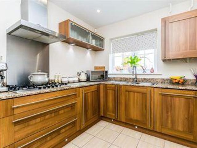3 Bedrooms End terrace house for sale in Chestnut Lane, Leeds LS14