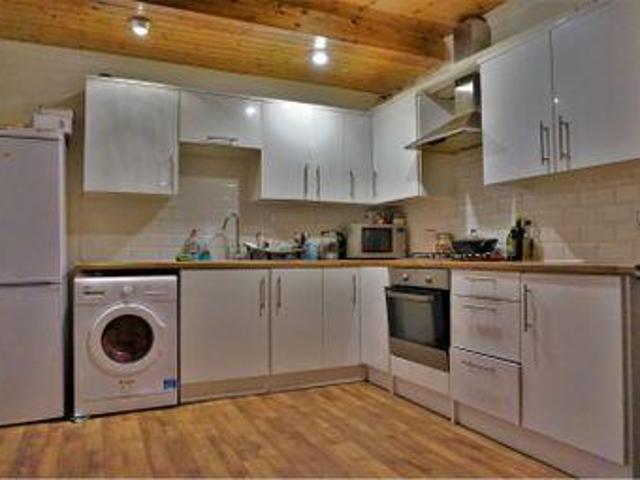 3 Bedrooms End terrace house for sale in Dovesdale Grove, Bradford BD5
