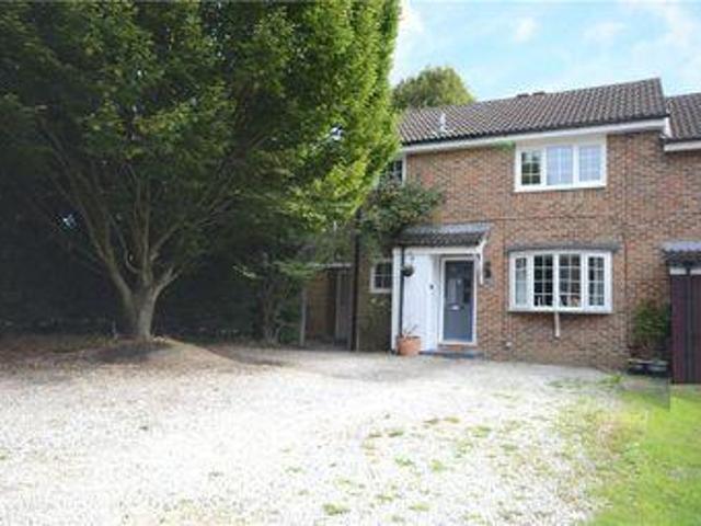 3 Bedrooms End terrace house for sale in Evenlode Way, Sandhurst, Berkshire GU47