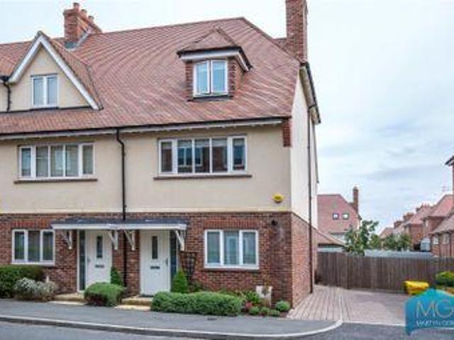 3 Bedrooms End terrace house for sale in Guardhouse Way, Mill Hill, London NW7