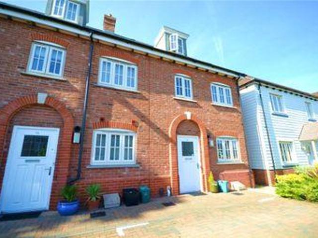 3 Bedrooms End terrace house for sale in Garrison Parade, Colchester, Essex CO2