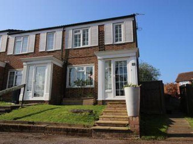 3 Bedrooms End terrace house for sale in Goodwood Road, Redhill RH1