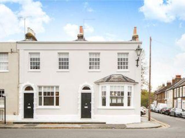 3 Bedrooms End terrace house for sale in Grove Road, Windsor, Berkshire SL4