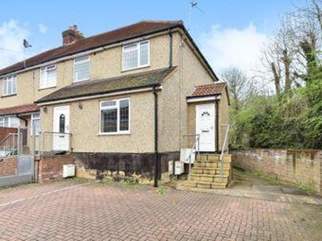 3 Bedrooms End terrace house for sale in High Wycombe, Buckinghamshire HP13