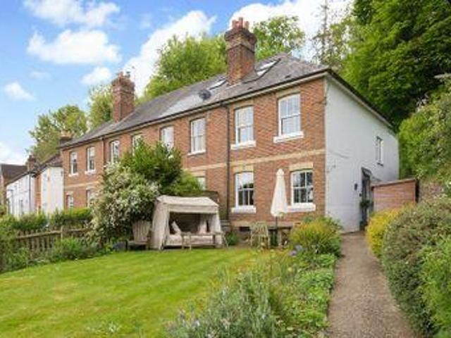 3 Bedrooms End terrace house for sale in Latimer Road, Godalming GU7