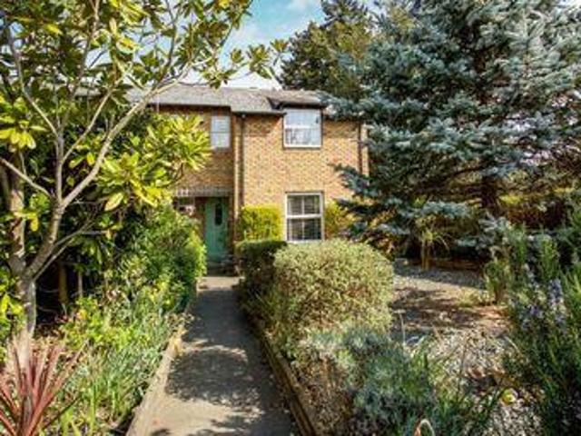 3 Bedrooms End terrace house for sale in Lightwater, Surrey, United Kingdom GU18