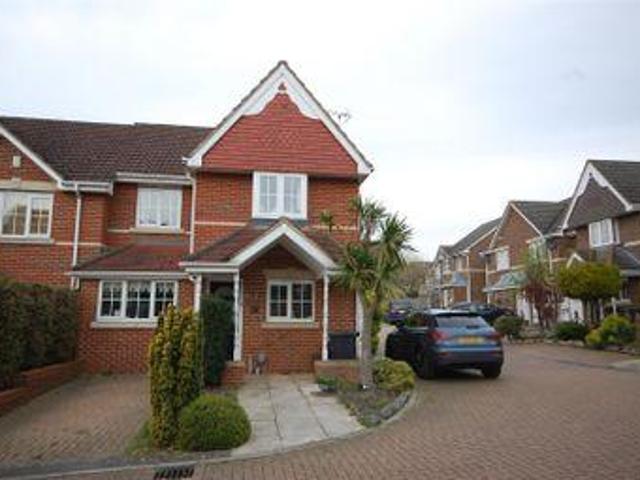 3 Bedrooms End terrace house for sale in Little Stock Road, Cheshunt, Waltham Cross EN7