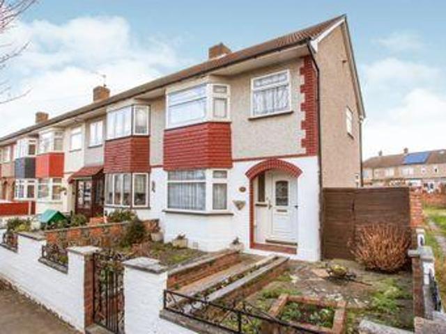 3 Bedrooms End terrace house for sale in South Hall Drive, Rainham RM13