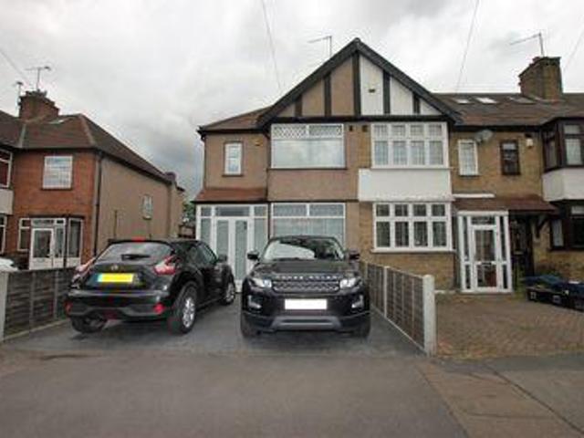 3 Bedrooms End terrace house for sale in Uplands Road, Woodford Green IG8