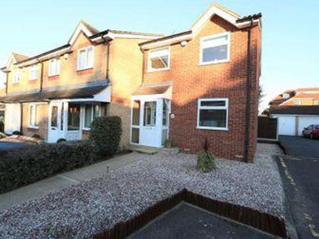 3 Bedrooms End terrace house for sale in Webster Close, Hornchurch RM12
