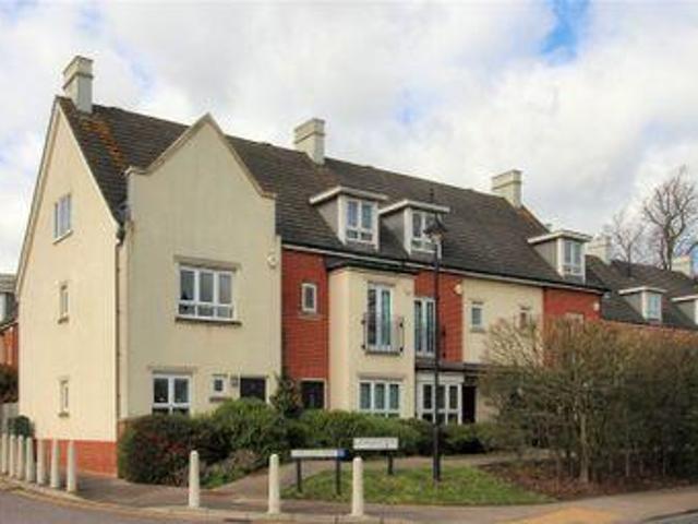 3 Bedrooms End terrace house for sale in Woking, Surrey GU22