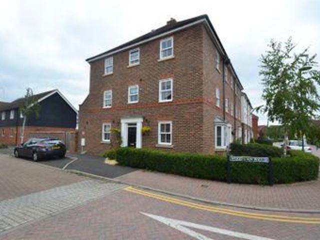 3 Bedrooms End terrace house for sale in Woodman Way, Horley RH6