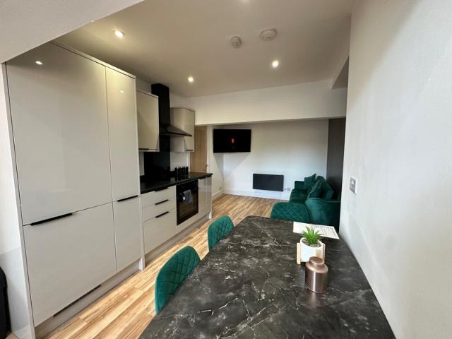 3 Bedrooms Fully Refurbished Flat Available Now