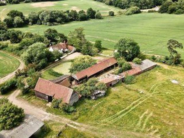 3 Bedrooms Farmhouse for sale in Rowhedge Road, Rowhedge, Colchester CO5