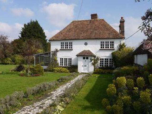 3 Bedrooms Farmhouse for rent in Roman Road, Mersham, Ashford TN25