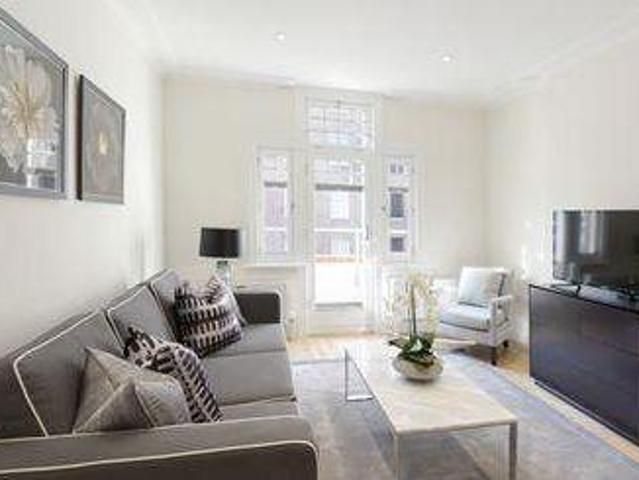 3 Bedrooms Finca for rent in Hamlet Gardens, London W6