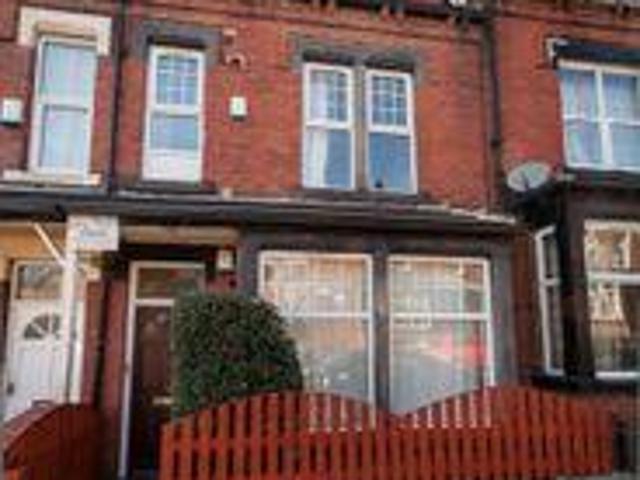 3 Bedrooms Flat for rent in 3B Winston Gardens, Leeds, Headingley LS6
