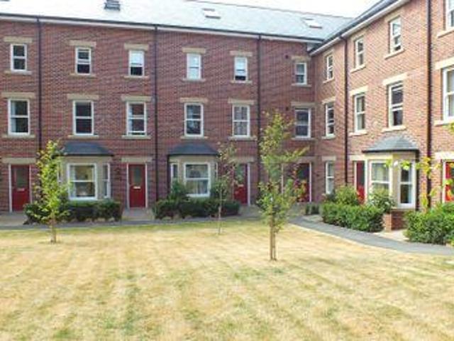 3 Bedrooms Flat for rent in 118 Cardigan Road, Leeds LS6