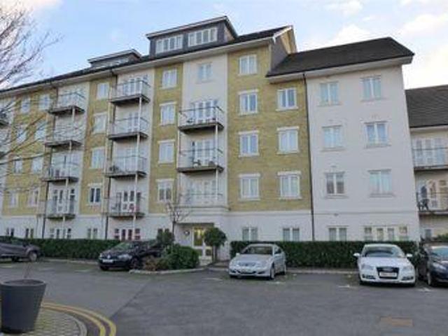 3 Bedrooms Flat for rent in 17 Park Lodge Avenue, West Drayton UB7
