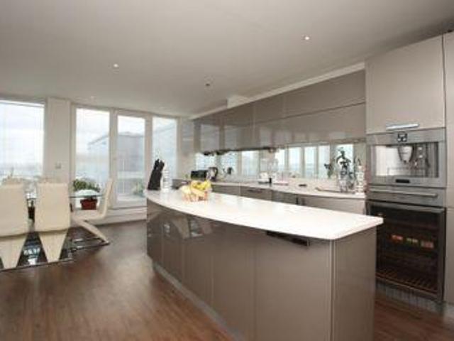 3 Bedrooms Flat for rent in 18 Western Gateway, London E16