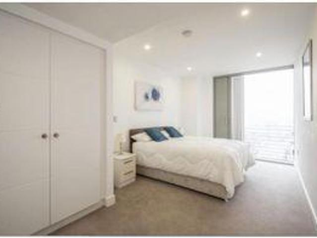 3 Bedrooms Flat for rent in 24 Marsh Wall, Canary Wharf, London E14