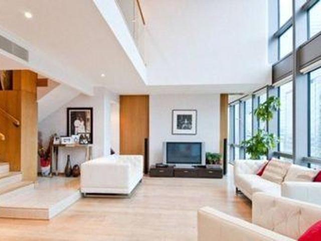 3 Bedrooms Flat for rent in 26 Hertsmere Road, Canary Wharf E14