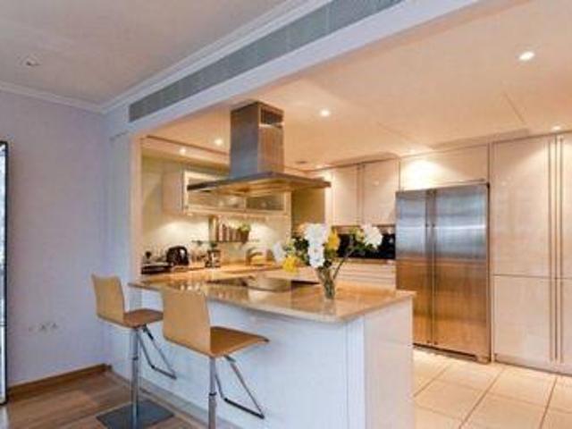 3 Bedrooms Flat for rent in 26 Hertsmere Road, Canary Wharf E14