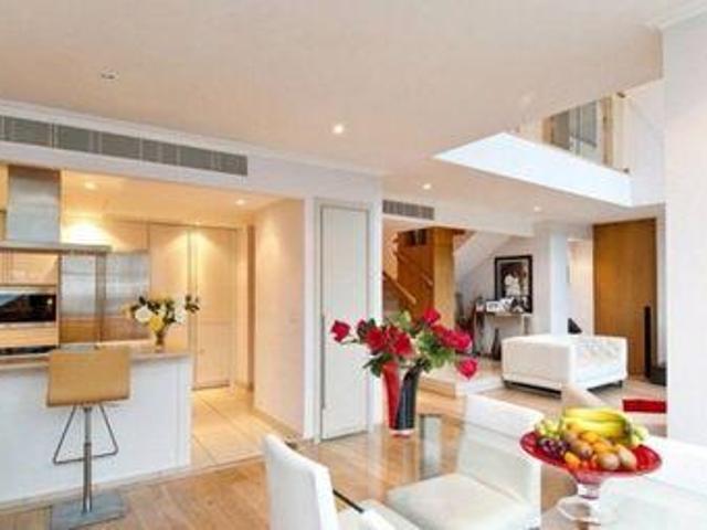 3 Bedrooms Flat for rent in 26 Hertsmere Road, Canary Wharf E14