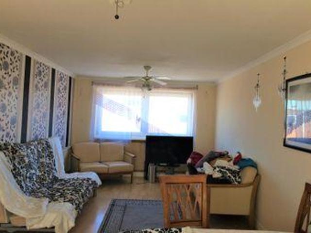 3 Bedrooms Flat for rent in Cowbridge Lane, Barking IG11