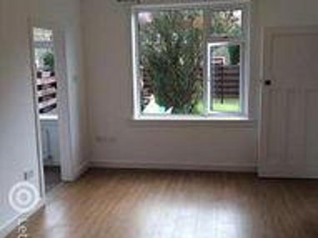 3 Bedrooms Flat for rent in Colinton Mains Crescent, Edinburgh EH13