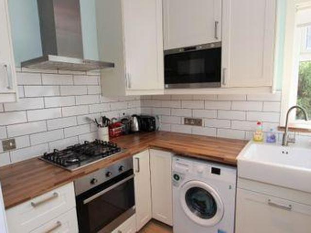 3 Bedrooms Flat for rent in Colinton Mains Grove, Colinton Mains, Edinburgh EH13