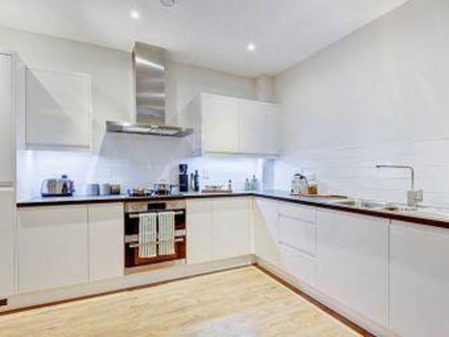 3 Bedrooms Flat for rent in Colindeep Lane, London NW9